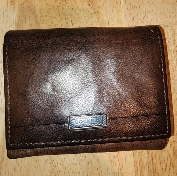 Dockers | Bags | Dockers Brand Genuine Leather Trifold Wallet | Poshmark